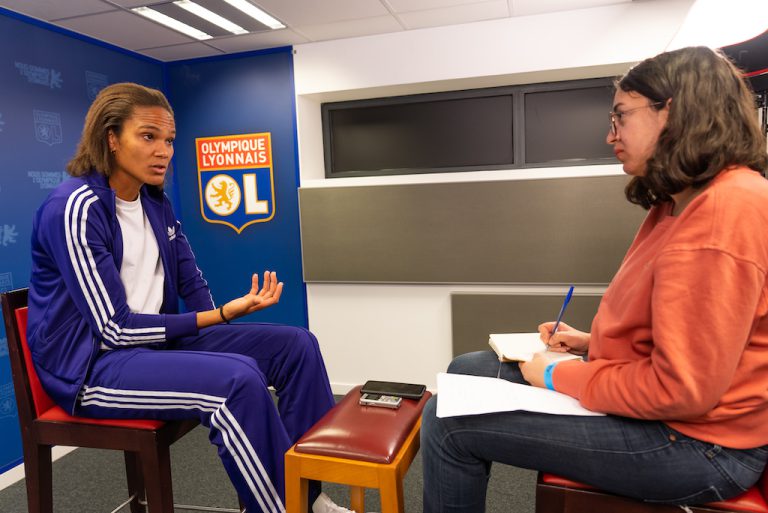 A propos - Assia Hamdi